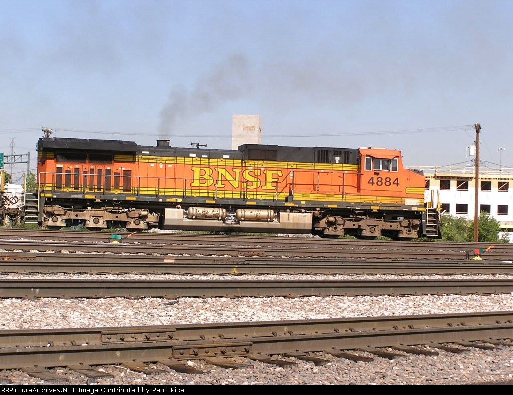 BNSF 4884